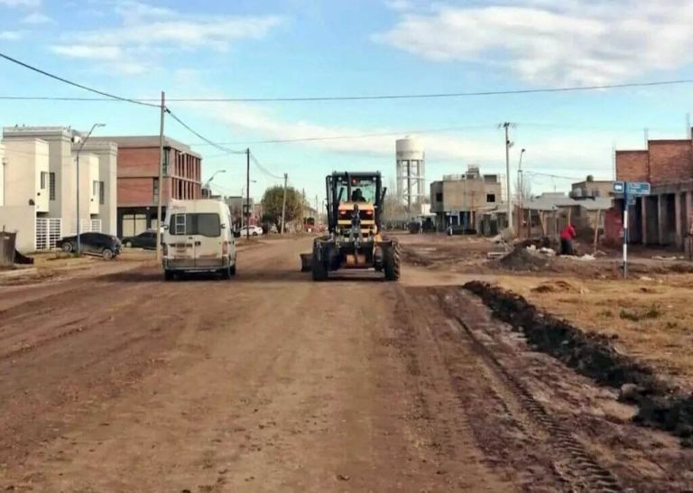 ¡Circular con precaución!: mirá qué calles de roca están siendo ...