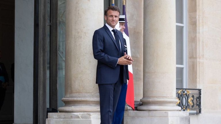 Un horror: el presidente Macron recibió una carta con un dedo adentro | ANR