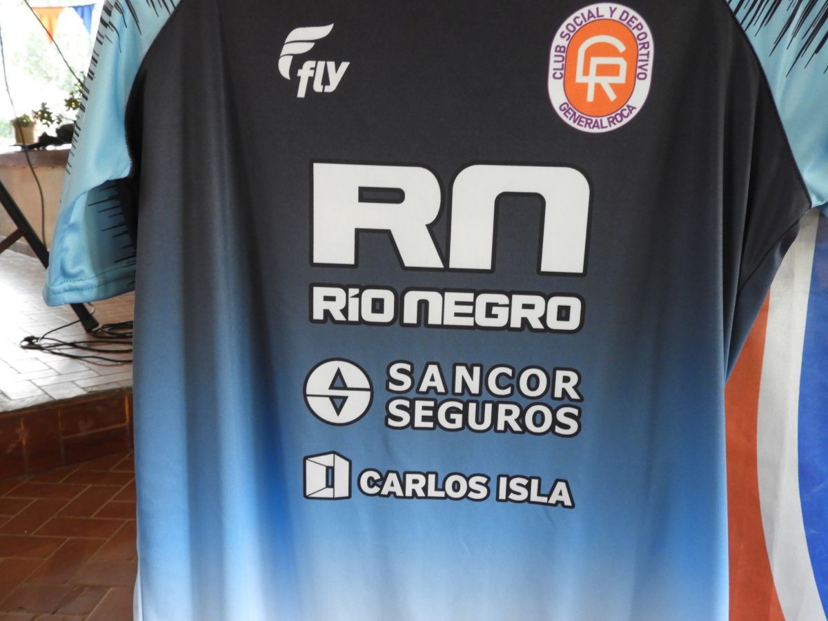 Deportivo Roca presentó su indumentaria, refuerzo y abono para el ...