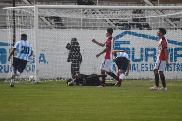 La famosa ley del ex: Ezequiel Santángelo anotó en la última para la ...