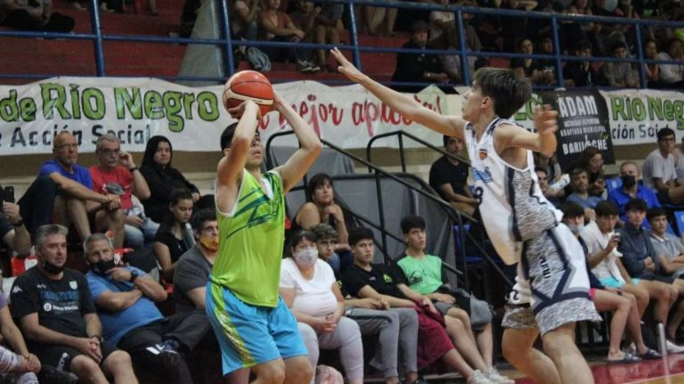 Ya se juega el Provincial U-15 de básquet en Roca, Cipolletti y Cinco ...
