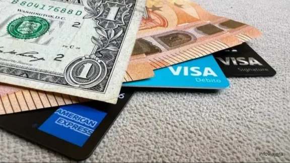Ya rige el pago en dólares con tarjeta de débito: qué tenés que saber ...