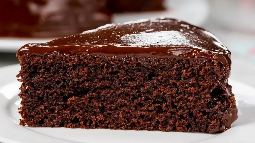 Un postre riquísimo: torta húmeda de chocolate y almendras en 4 pasos | ANR