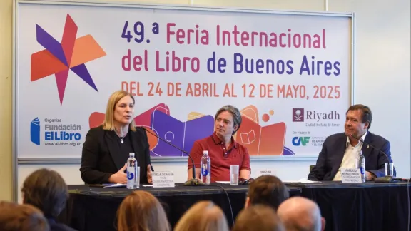 Weretilneck participó en el panel de CAF en la Feria del Libro | ANR :: Agencia de Noticias Roca ...