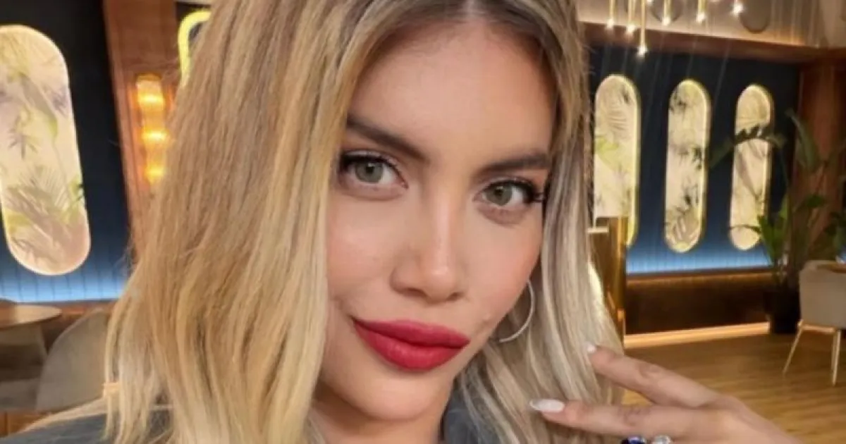 Wanda Nara posó con una infartante microbikini desde su pileta de lujo ...